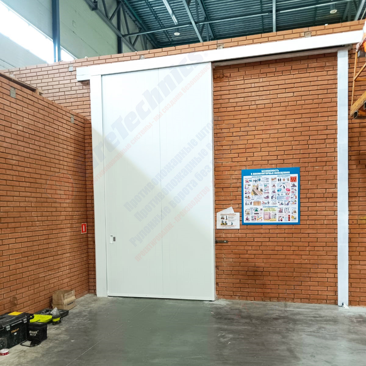 Fire-fighting sliding gates, single-floor Fire Techniques-P